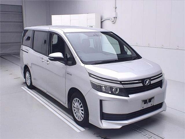 TOYOTA VOXY 2014 silver | Mirza Enterprises Japan